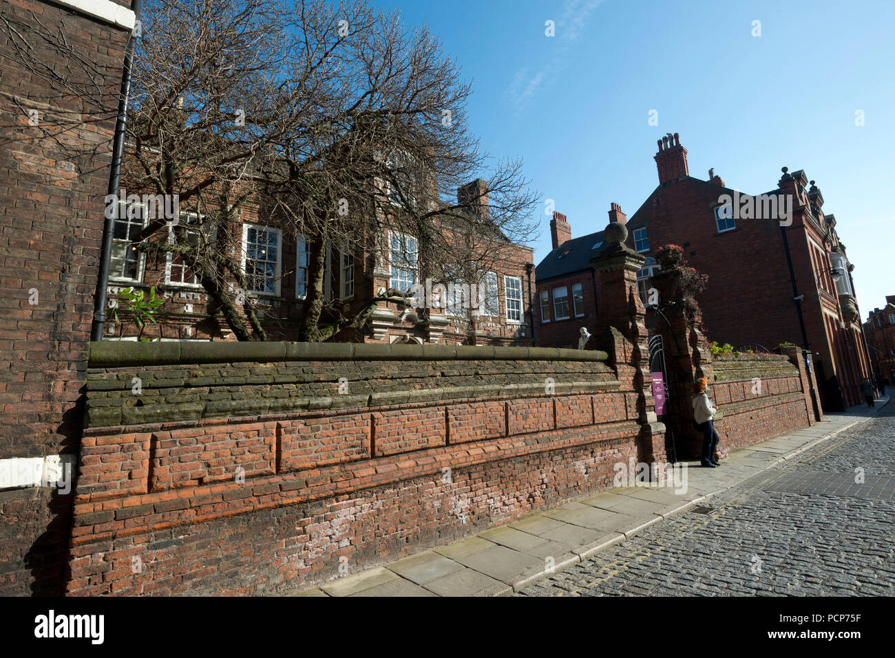 High street hull hi-res stock photography and images - Alamy