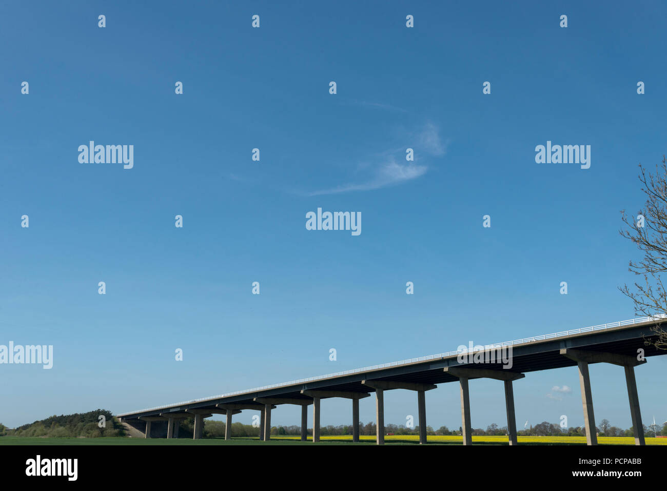 Hull ,M62 BRIDGE OVER THE RIVER OUSE AT HOWDEN Stock Photo - Alamy