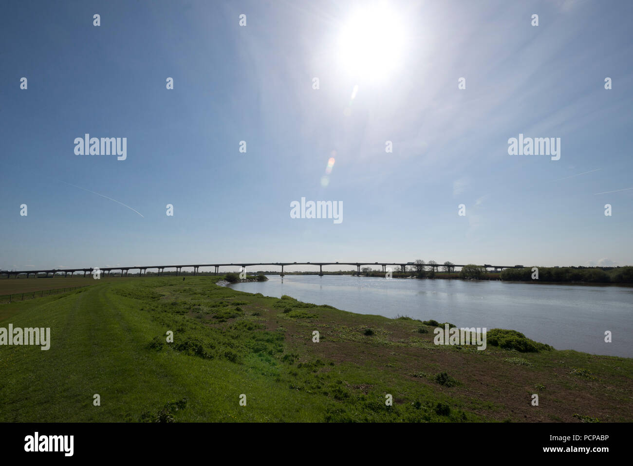 Hull ,M62 BRIDGE OVER THE RIVER OUSE AT HOWDEN Stock Photo - Alamy