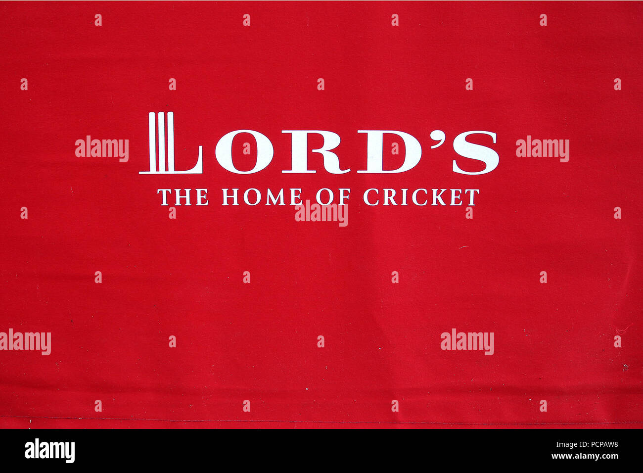 Twenty 20 cricket sign hi-res stock photography and images - Alamy