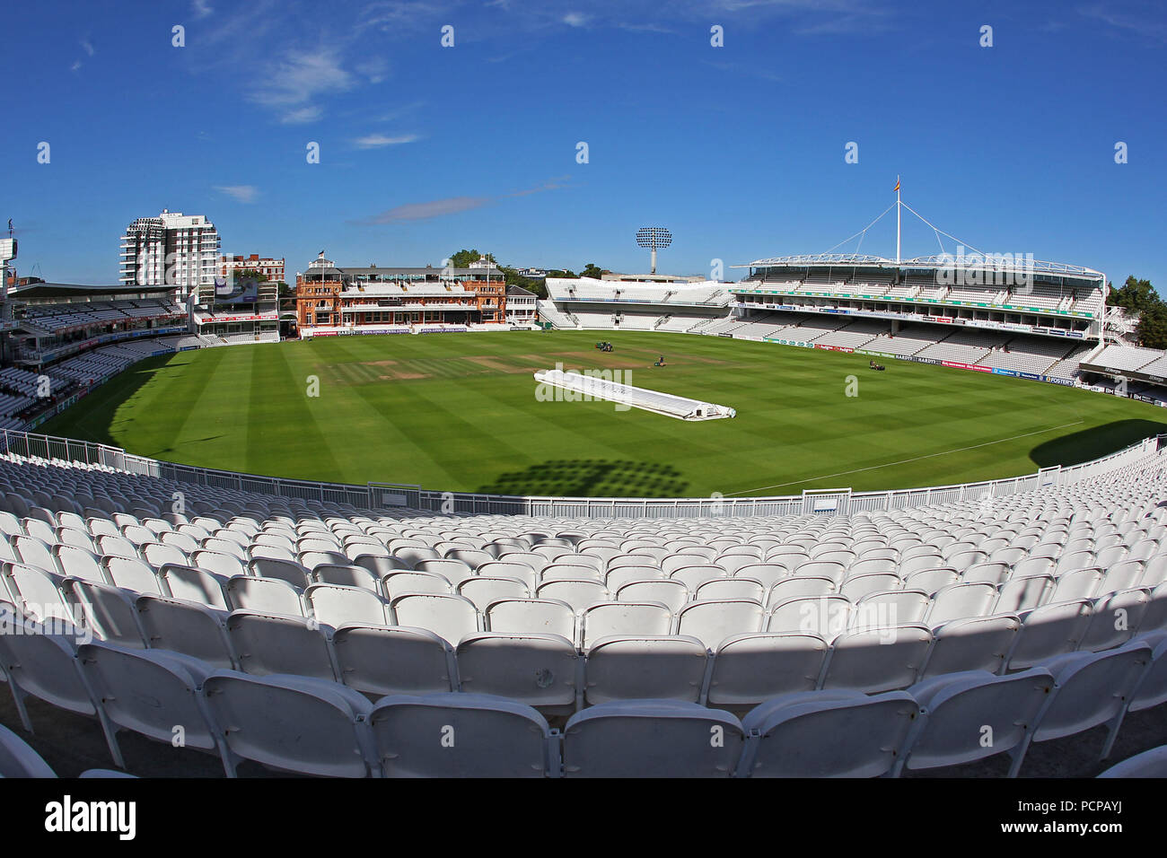 Lords cricket ground hi-res stock photography and images - Alamy