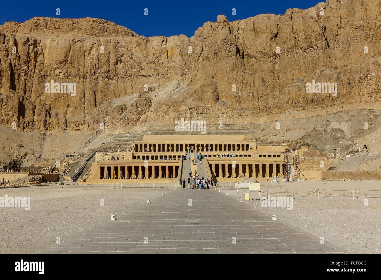 Hatshepsut causeway hi-res stock photography and images - Alamy