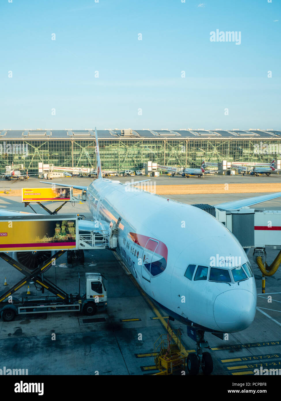 Plane being Serviced, Heathrow Airport, London, UK, GB Stock Photo - Alamy