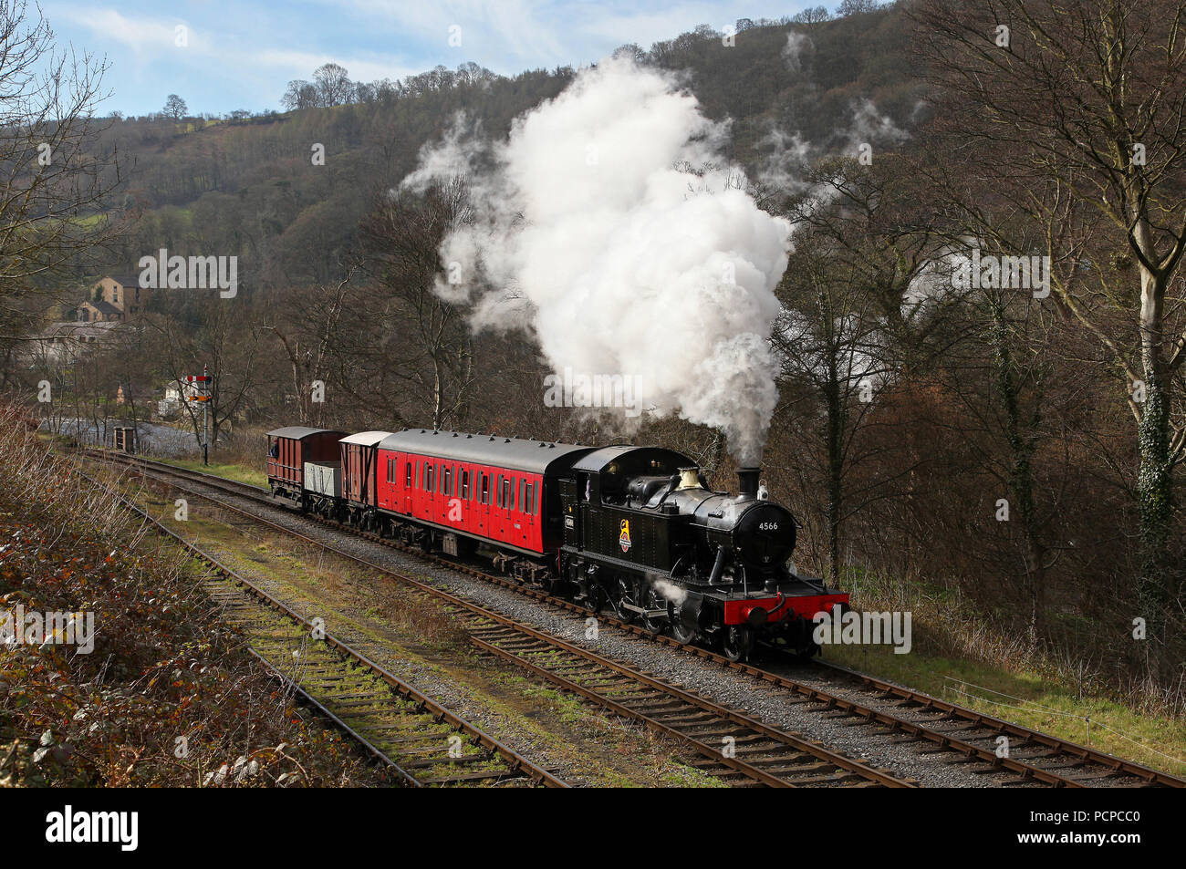 Gwr prairie tank steam locomotive hi-res stock photography and images ...