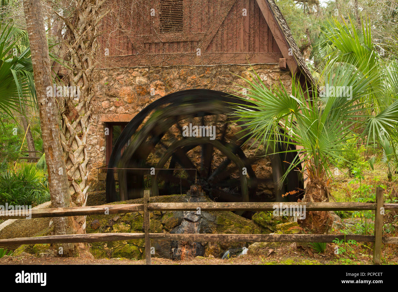 Juniper Springs CCC Millhouse waterwheel, Ocala National Forest ...