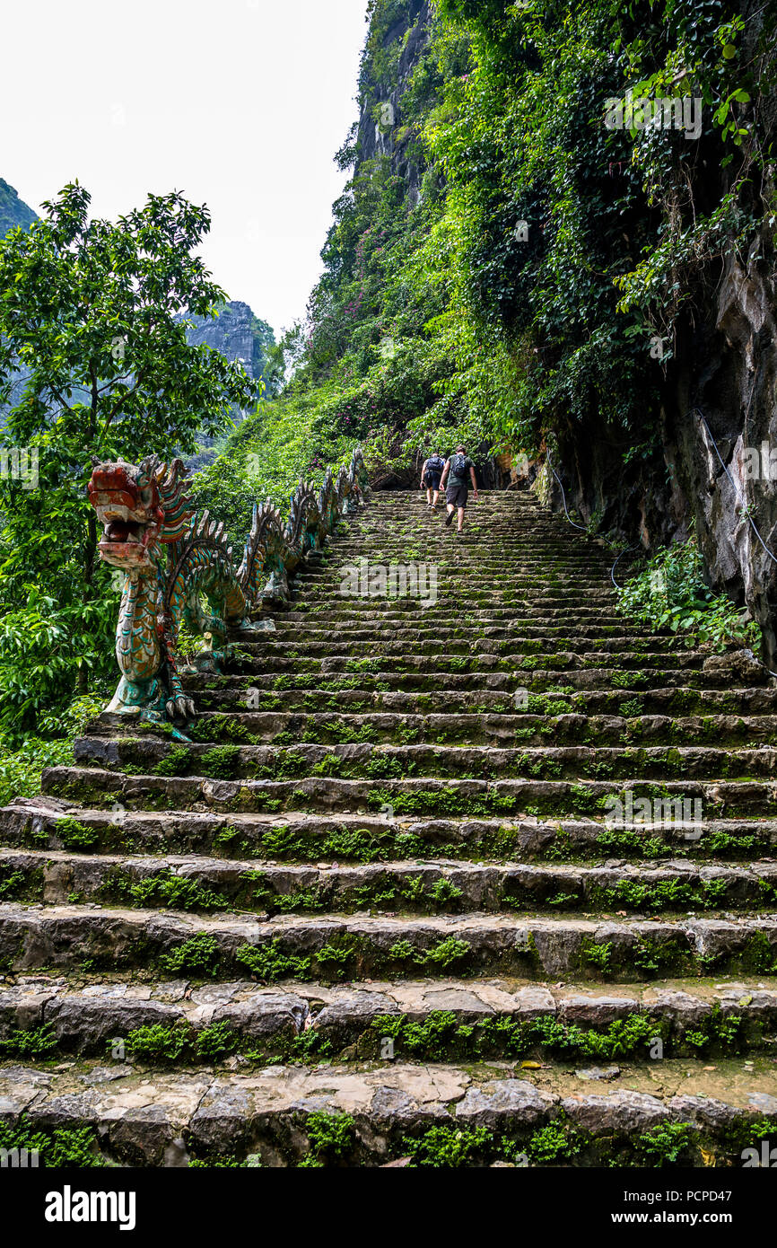 Steep stone steps hi-res stock photography and images - Alamy