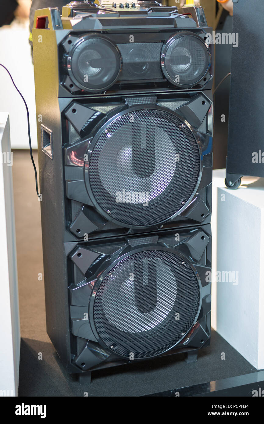 Audio Music Equipment: Sound System Speakers Technology Stock Photo - Alamy