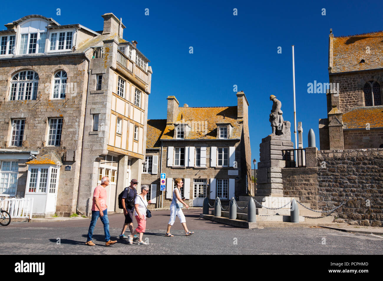 Barfleur france hi-res stock photography and images - Alamy