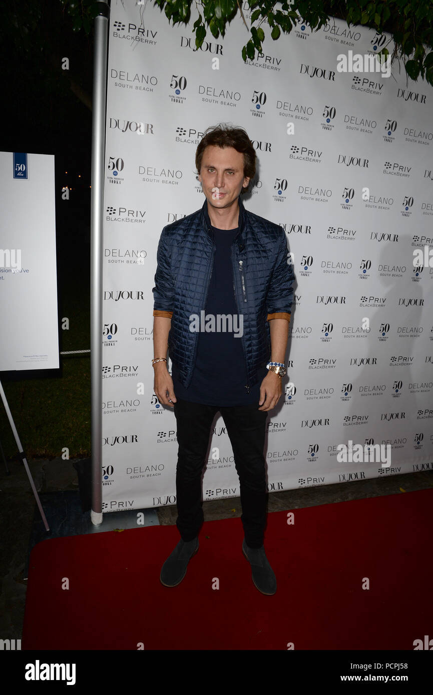 MIAMI BEACH, FL - DECEMBER 01: Did keeping up with the kardashian's ...