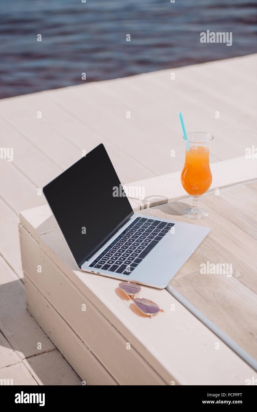 Laptop beach cocktail hi-res stock photography and images - Alamy