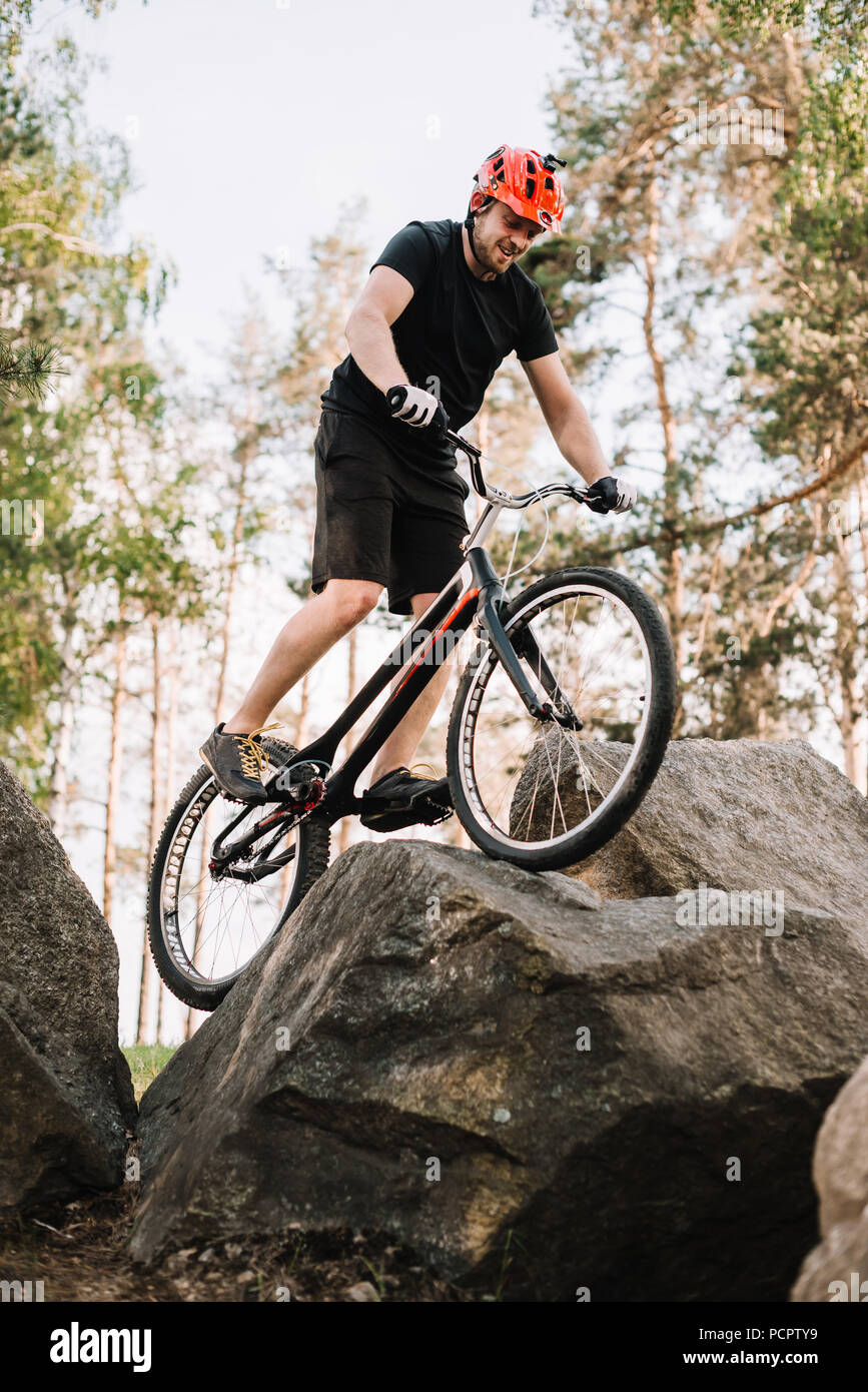 Bottom view extreme trial hi-res stock photography and images - Alamy