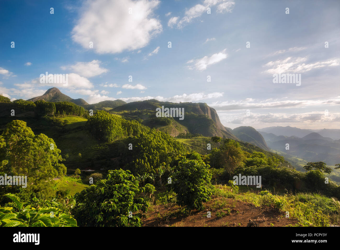 The Cruzeiro do Caxixe and the Forno Grande Mountain in Castelo ...