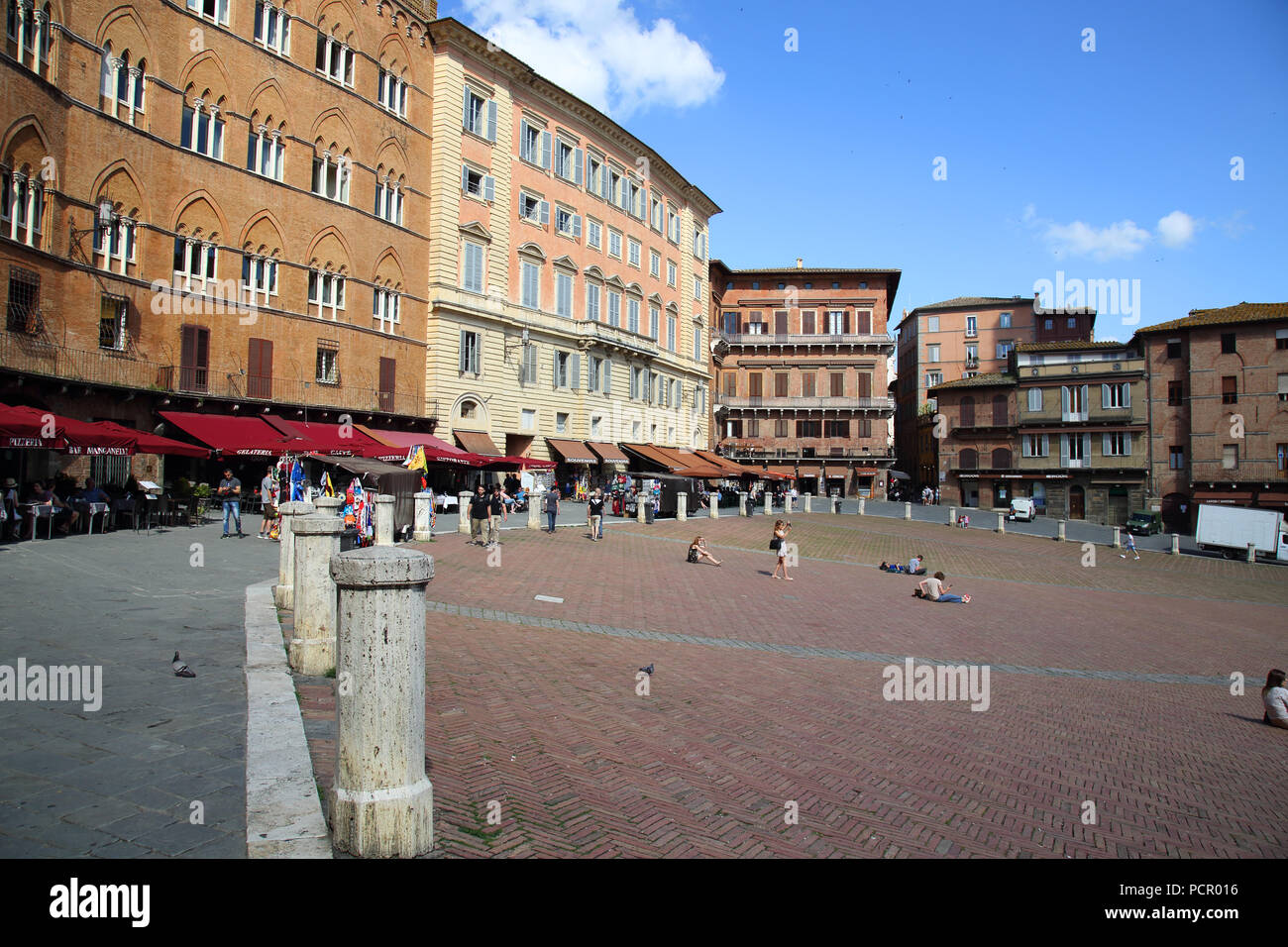 piazza del campo and the old roman forum sienna italy Stock Photo - Alamy