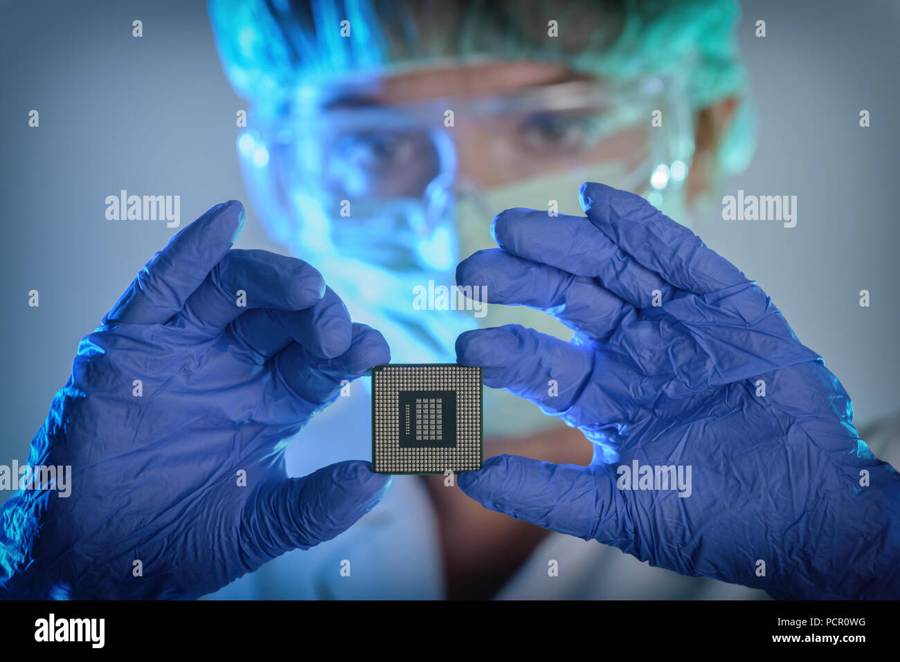 Semiconductor hi-res stock photography and images - Alamy