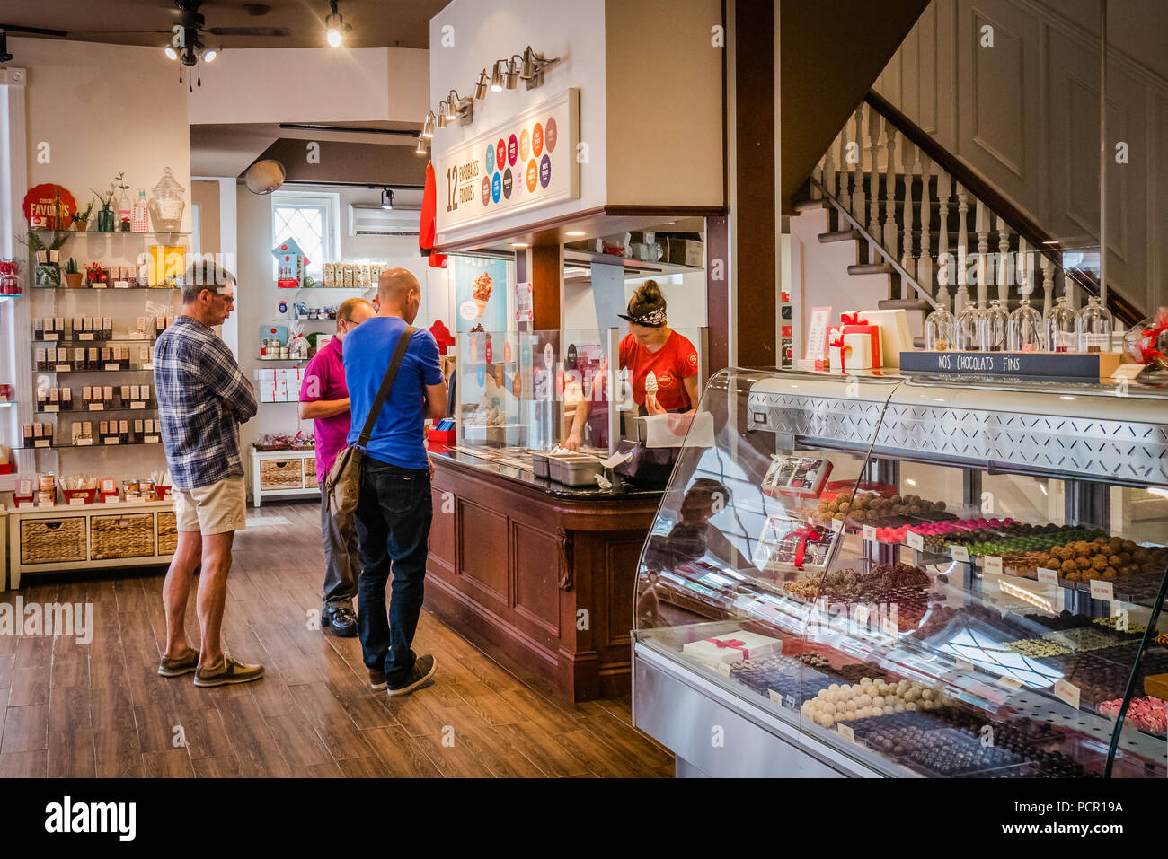 Customers inside chocolate store hi-res stock photography and images ...