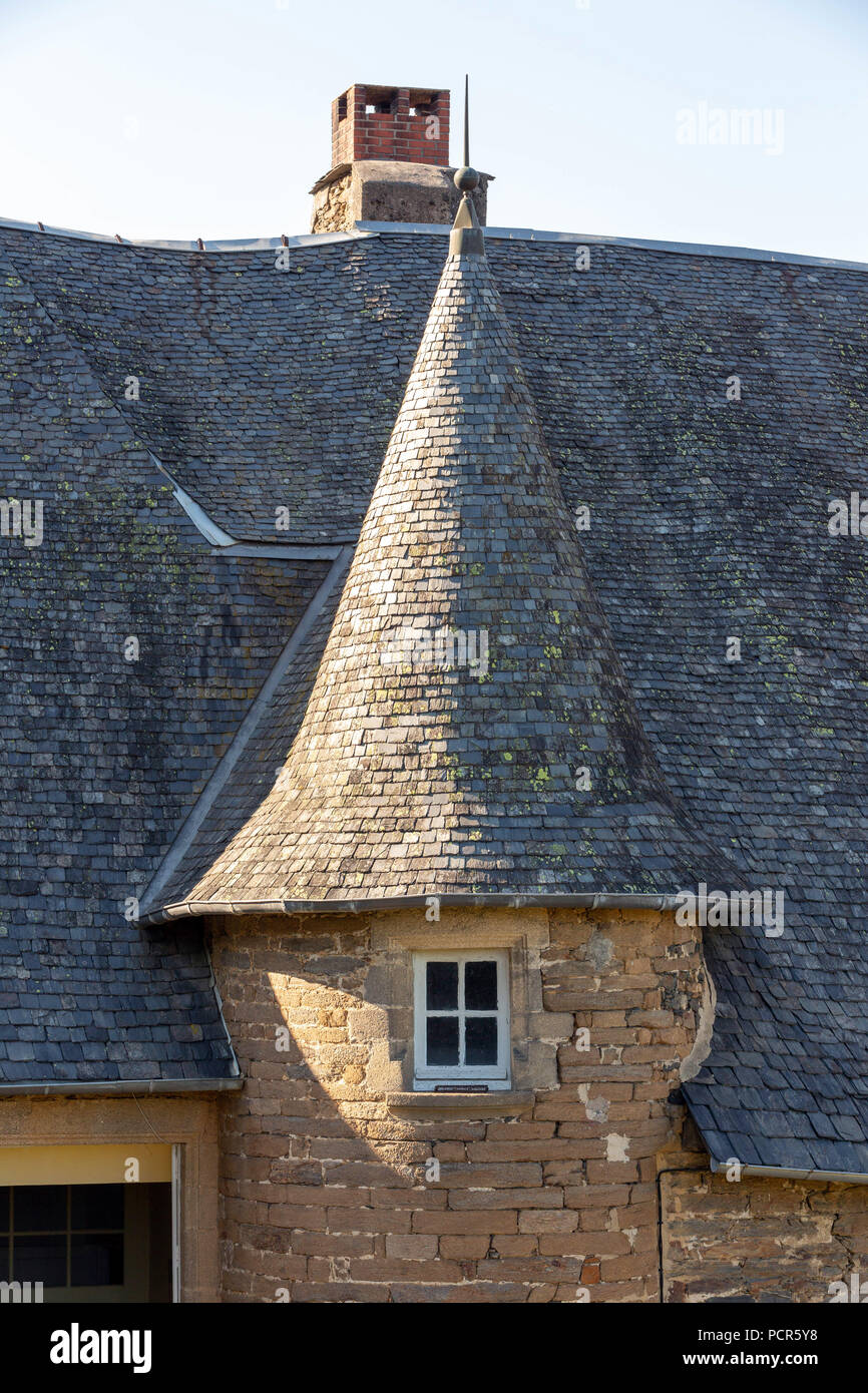 Pointy tower hi-res stock photography and images - Alamy