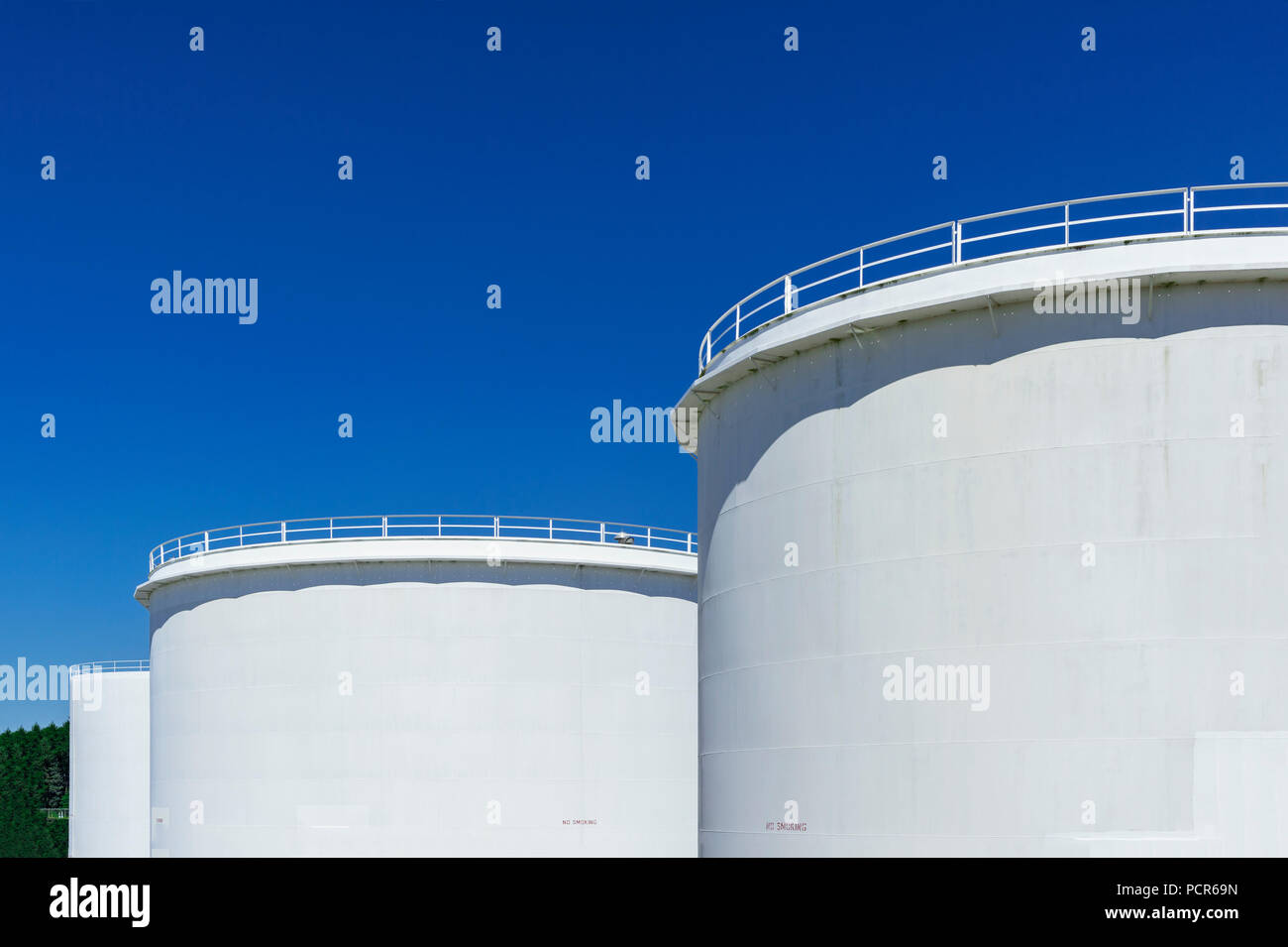 New jersey oil tanks hi-res stock photography and images - Alamy