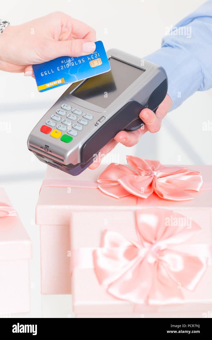 Pdq Card Credit Debit Machine Money Payment High Resolution Stock Photography and Images - Alamy