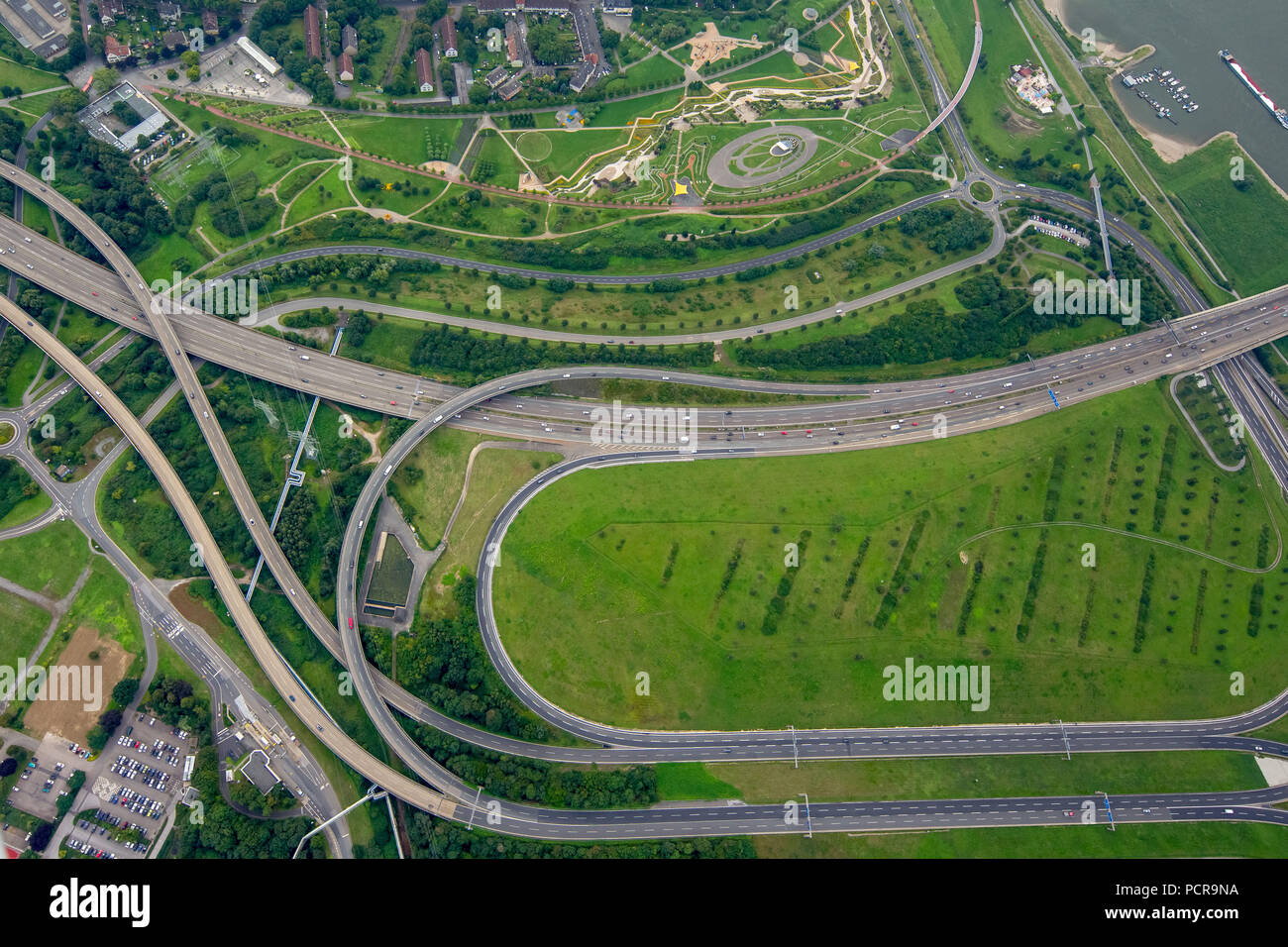 Autobahn section between the Leverkusen interchange and the Autobahn ...