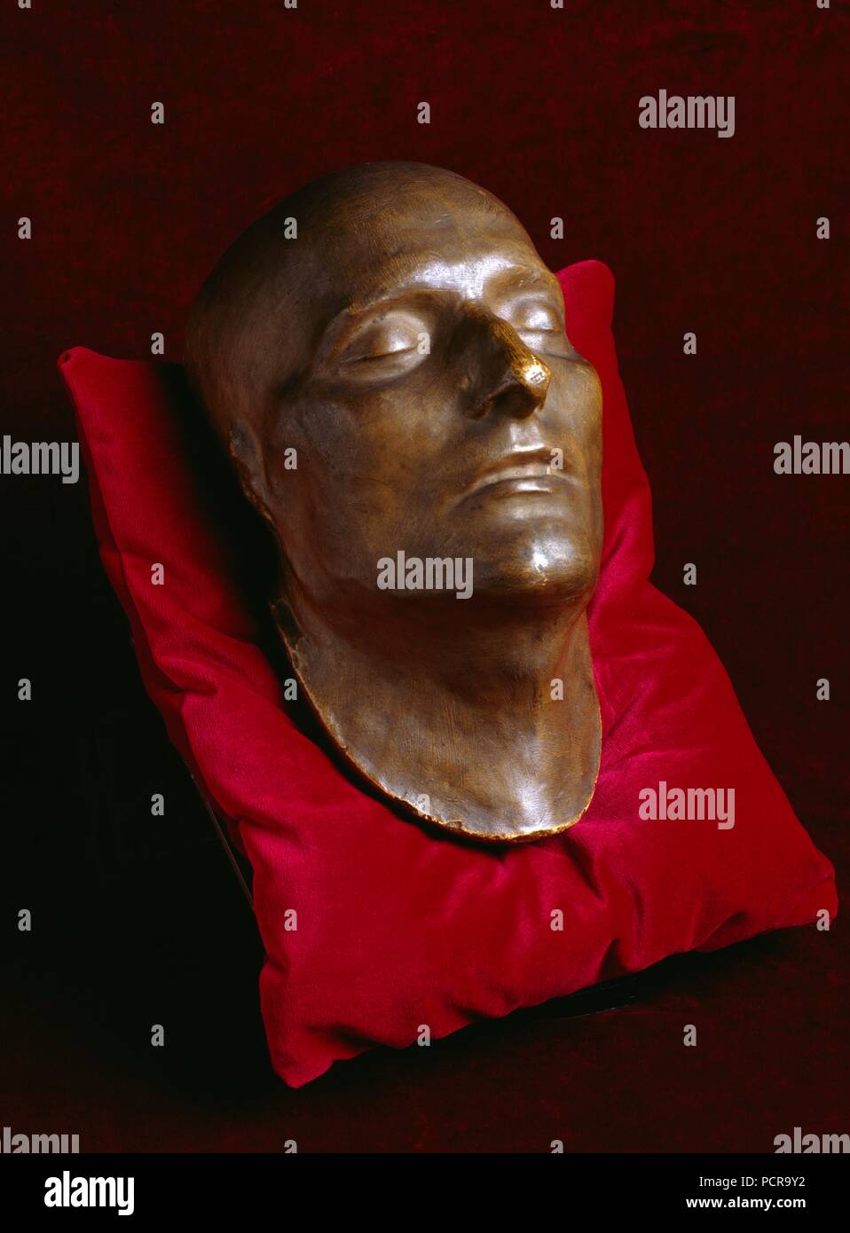 Napoleon's death mask on display in the Basement Gallery, Apsley House ...