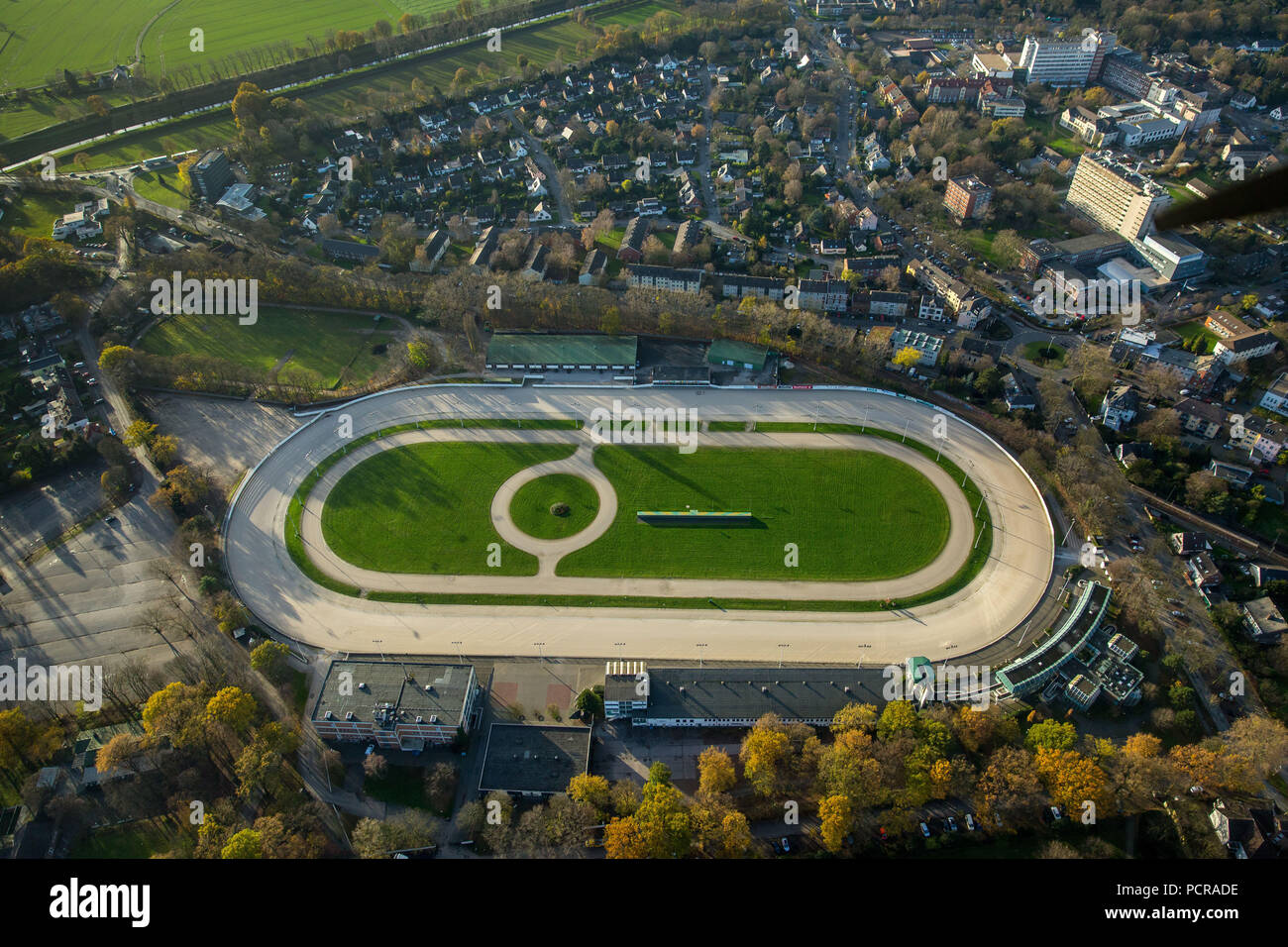 Trotting track hi-res stock photography and images - Alamy