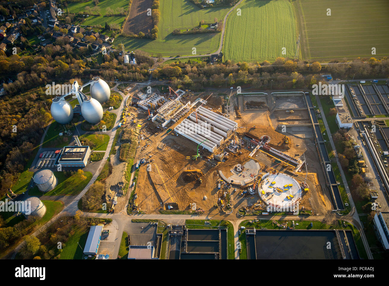Embankment construction hi-res stock photography and images - Alamy
