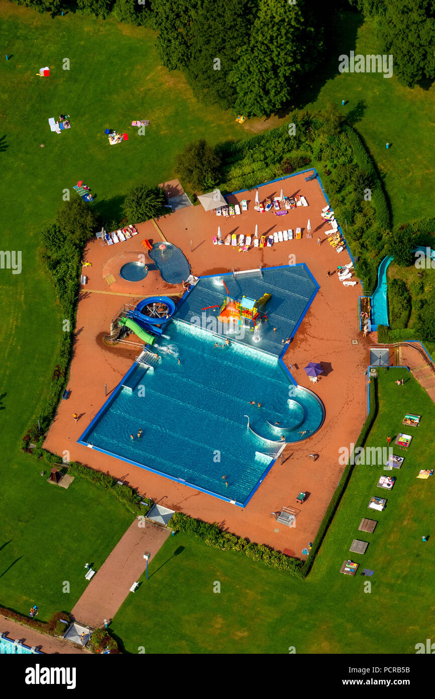 Outdoor pool hi-res stock photography and images - Alamy