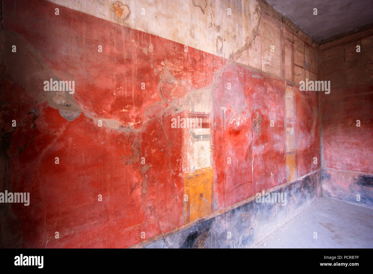 Pompeii fresco red hi-res stock photography and images - Alamy