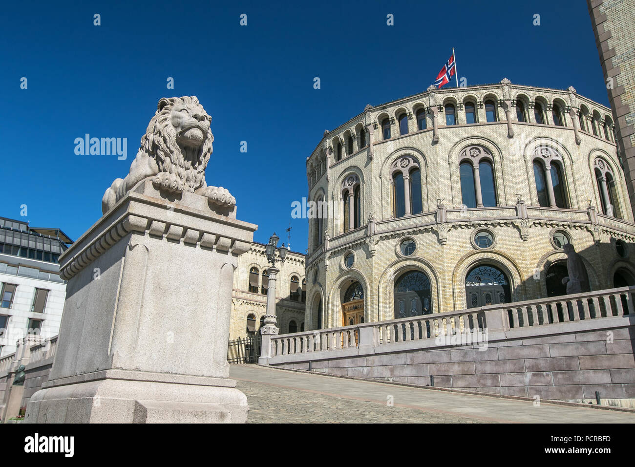 Stortinget the parliament building hi-res stock photography and images ...