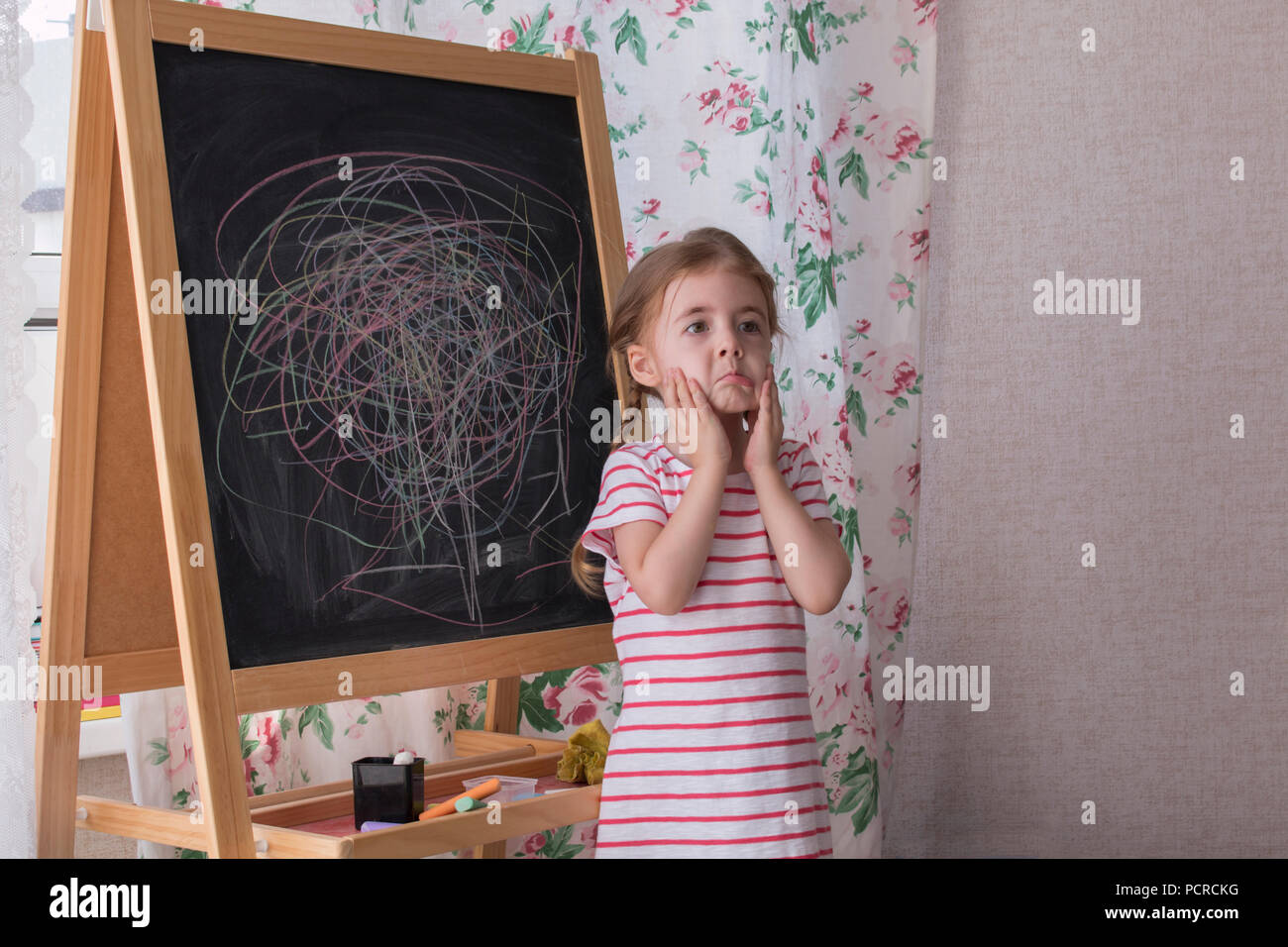 Elementary child school drawing hi-res stock photography and images - Alamy