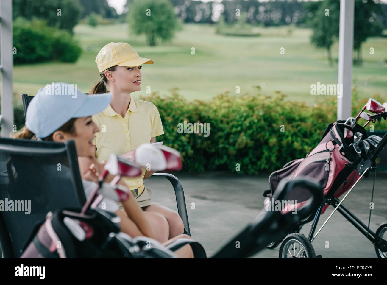 Beautiful women of golf hi-res stock photography and images - Alamy