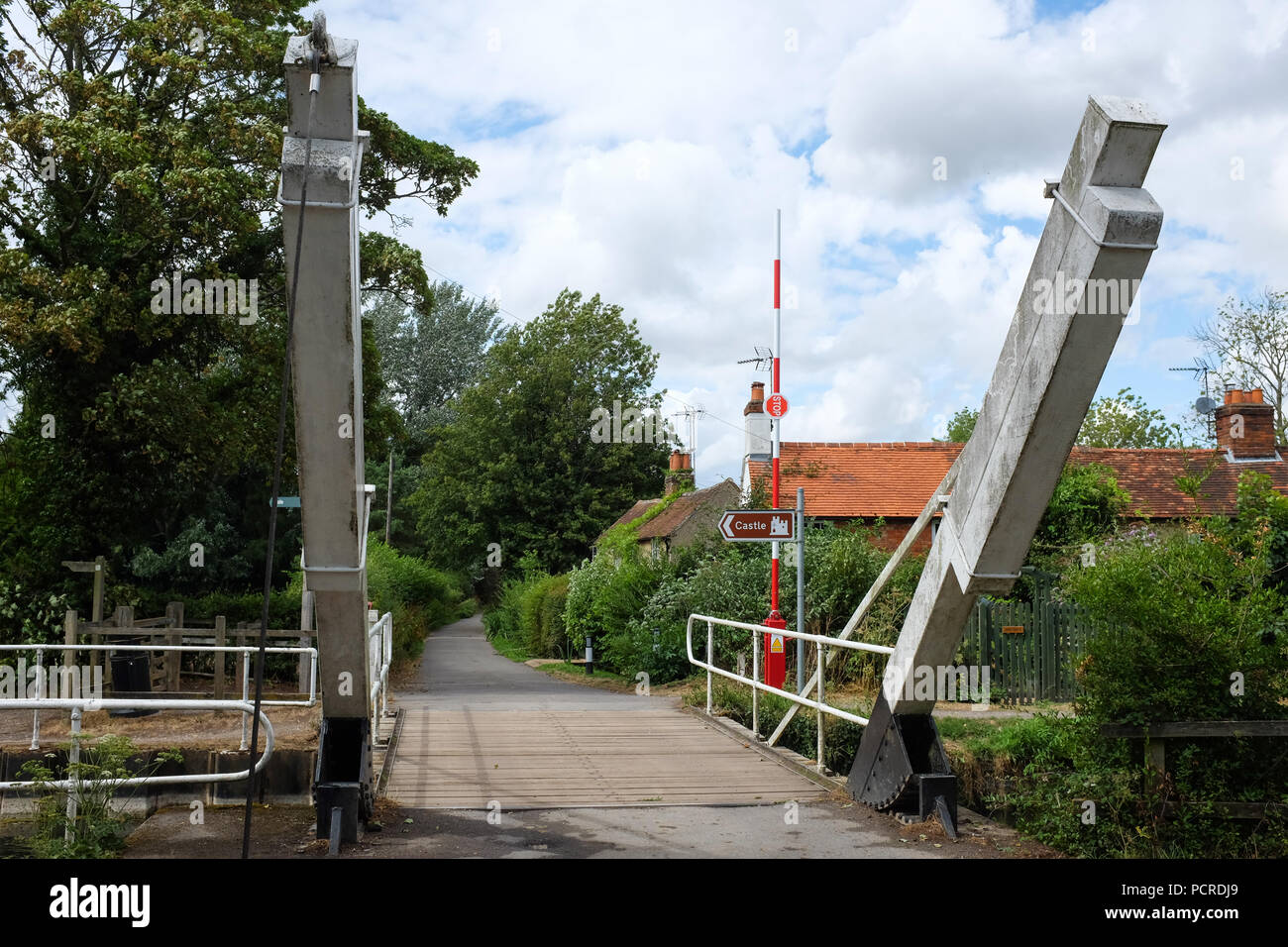 Basingstoke canal odiham hi-res stock photography and images - Alamy