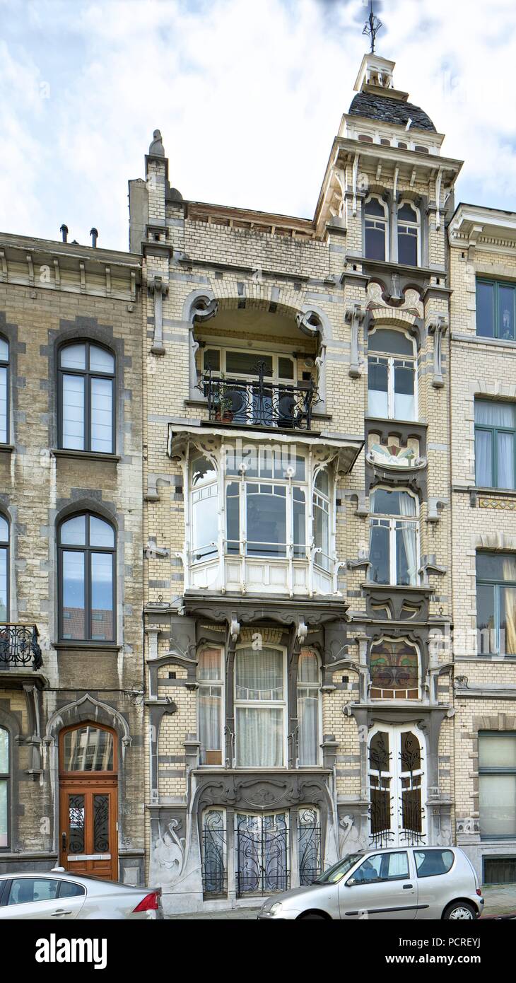Middle class house 1900s hi-res stock photography and images - Alamy