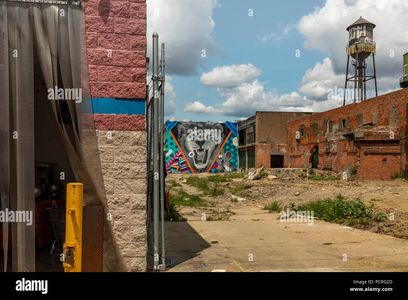 Vacant industrial buildings detroit hi-res stock photography and images ...