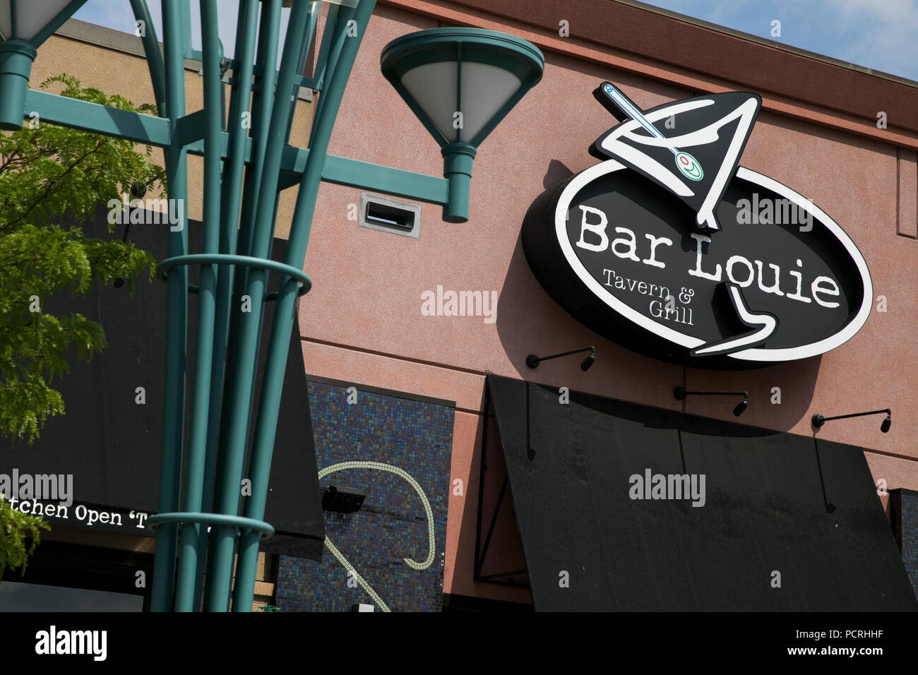 Logo bar louie hi-res stock photography and images - Alamy