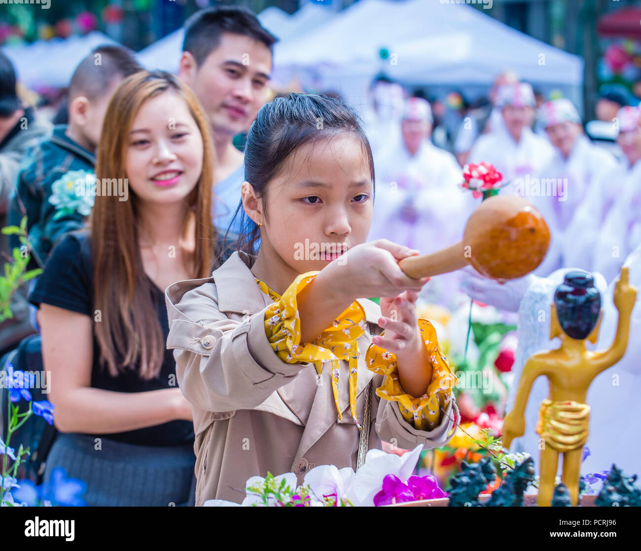 Vesak bathing buddha hi-res stock photography and images - Alamy