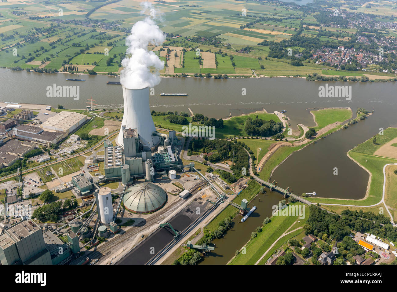 STEAG power plant, Duisburg-Walsum, coal power plant on the Rhine River ...