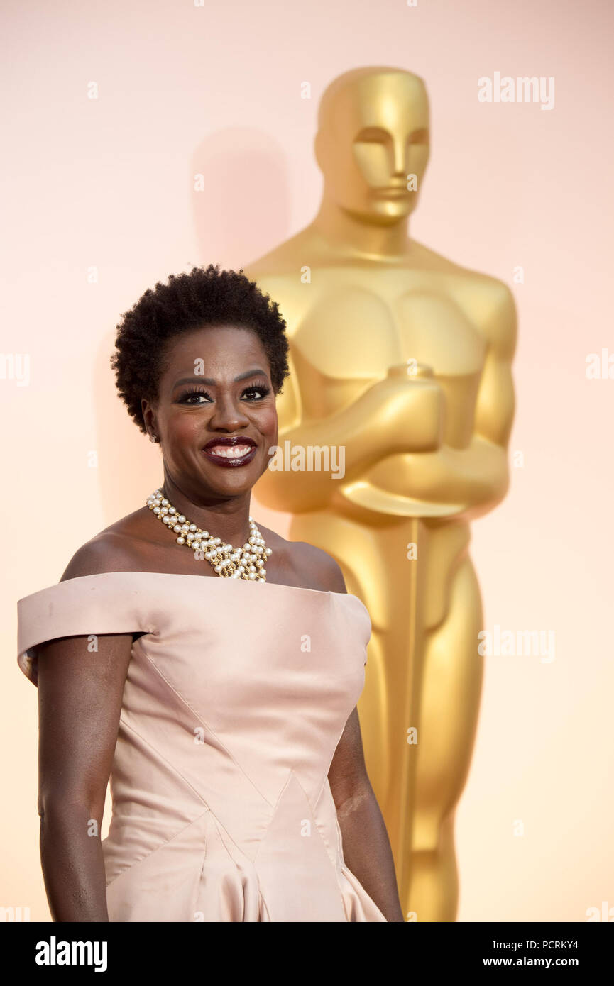 HOLLYWOOD, CA - FEBRUARY 22: Viola Davis arrives at the 87th Annual ...