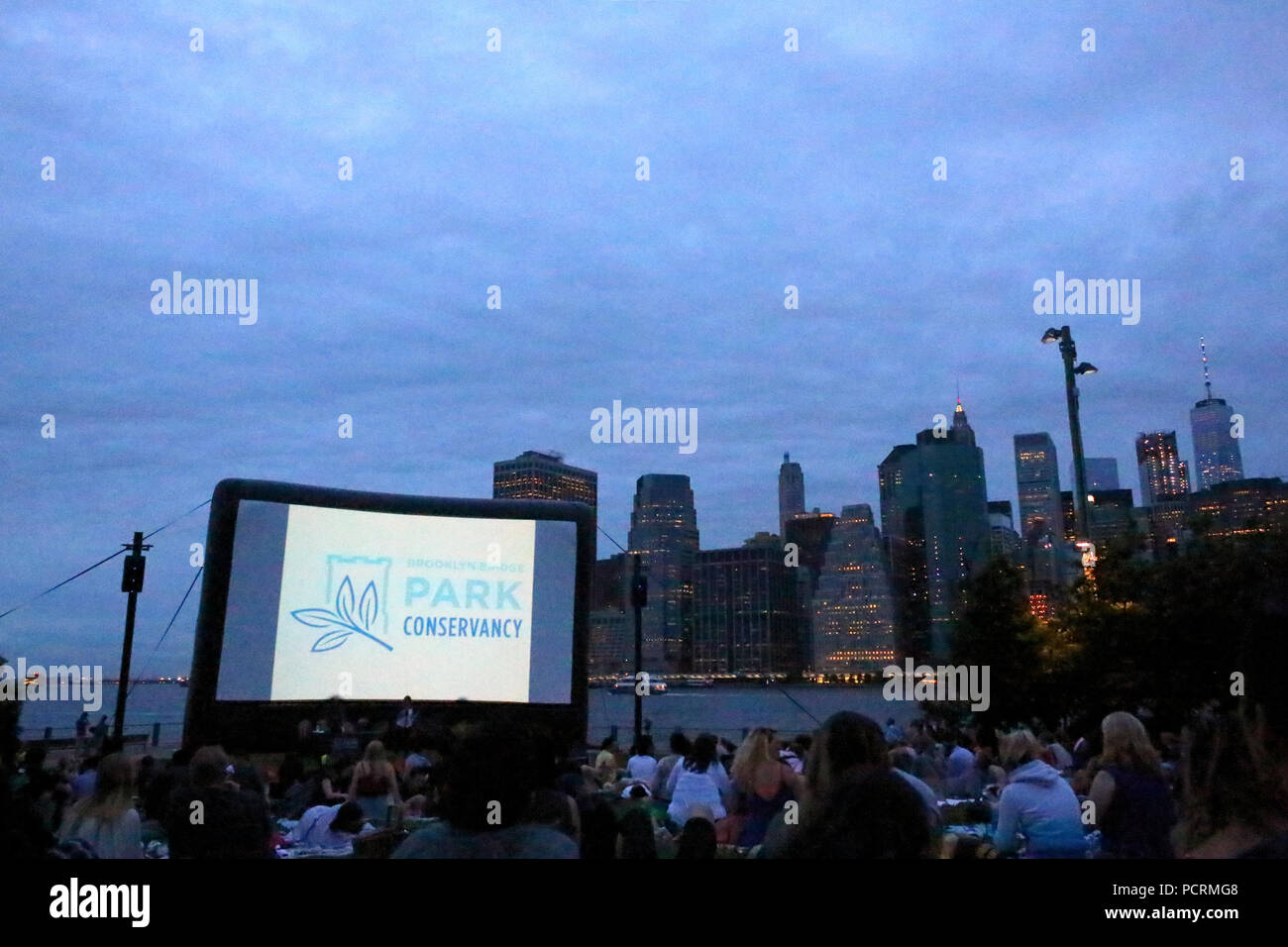 Large outdoor movie screen hi-res stock photography and images - Alamy