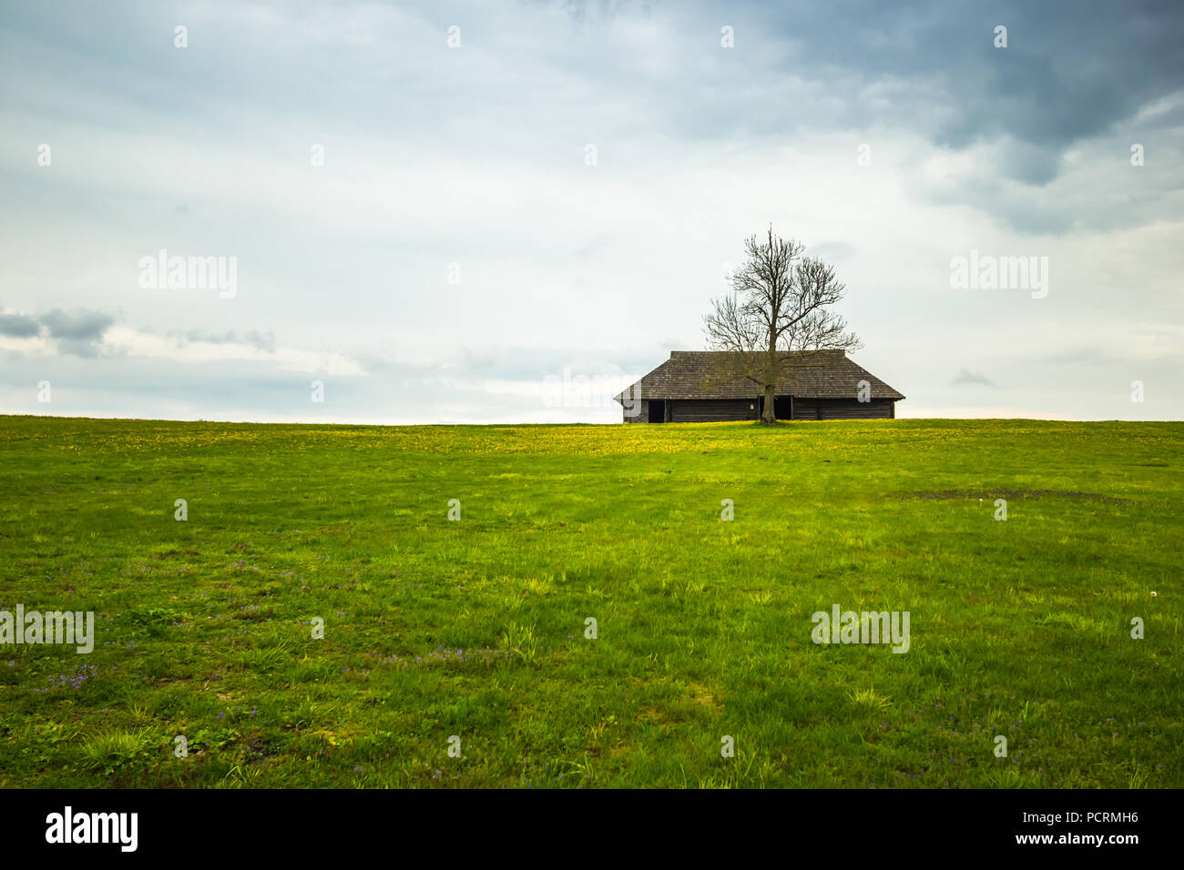 Lonely house at horizon hi-res stock photography and images - Alamy