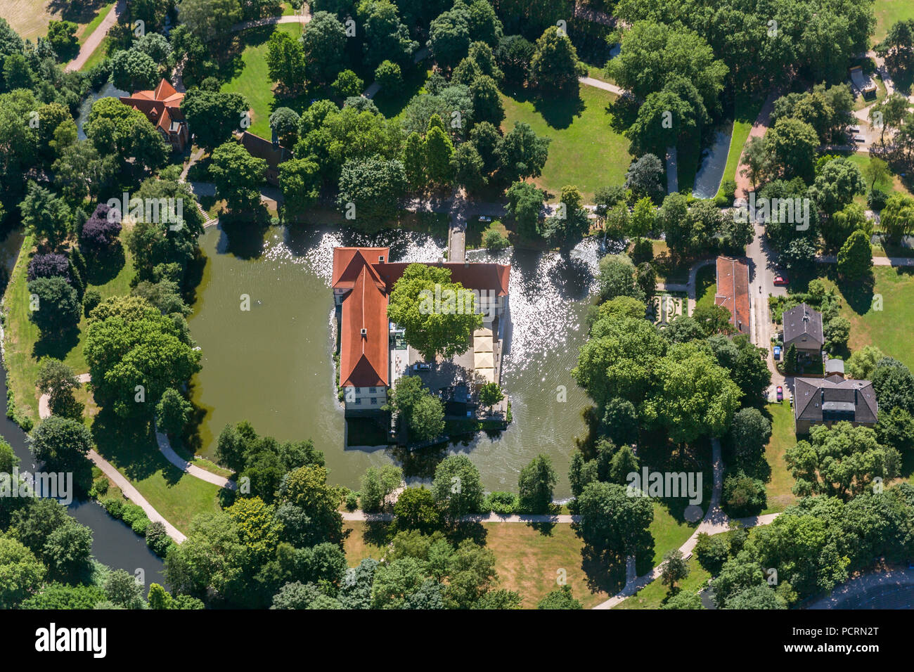 Strunkede moated castle hi-res stock photography and images - Alamy