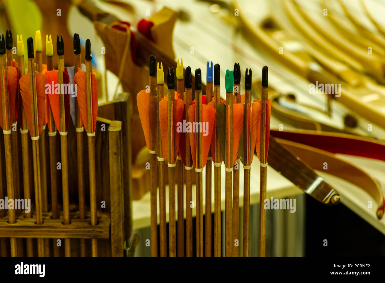 Cartoon wood arrow symbol hi-res stock photography and images - Alamy