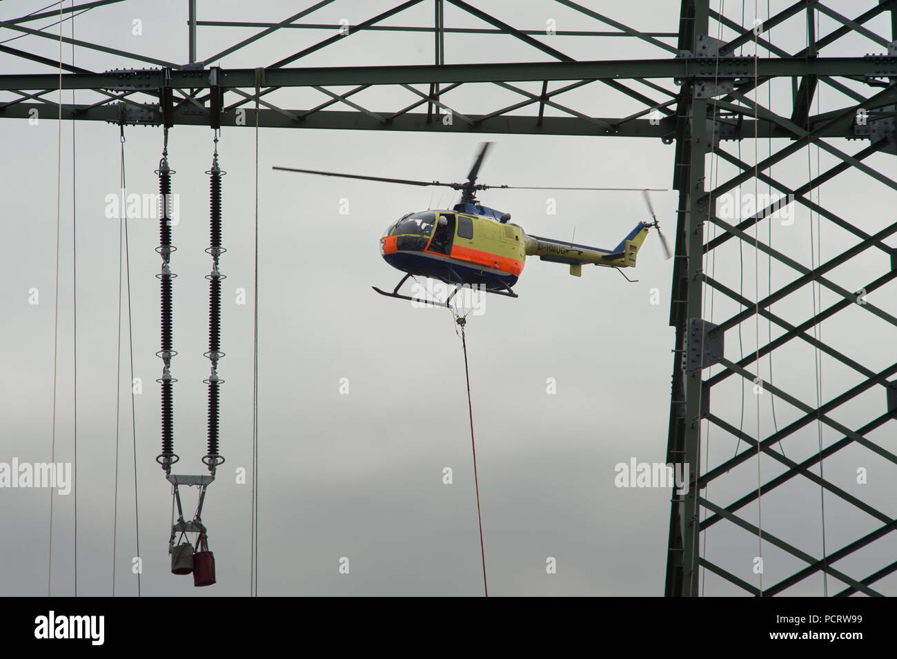 Tower line helicopter transmission hi-res stock photography and images ...
