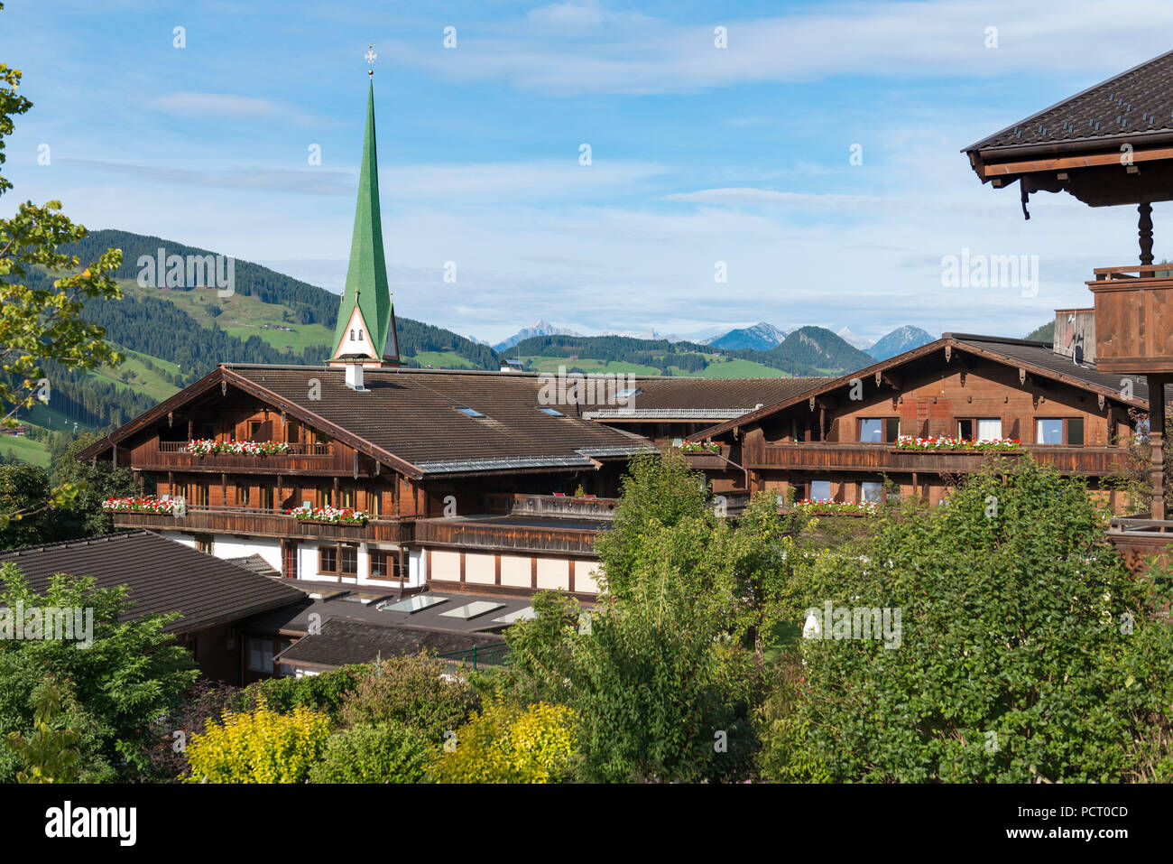 Austria, Tyrol, Alpbach valley, Alpbach with the parish church Stock ...