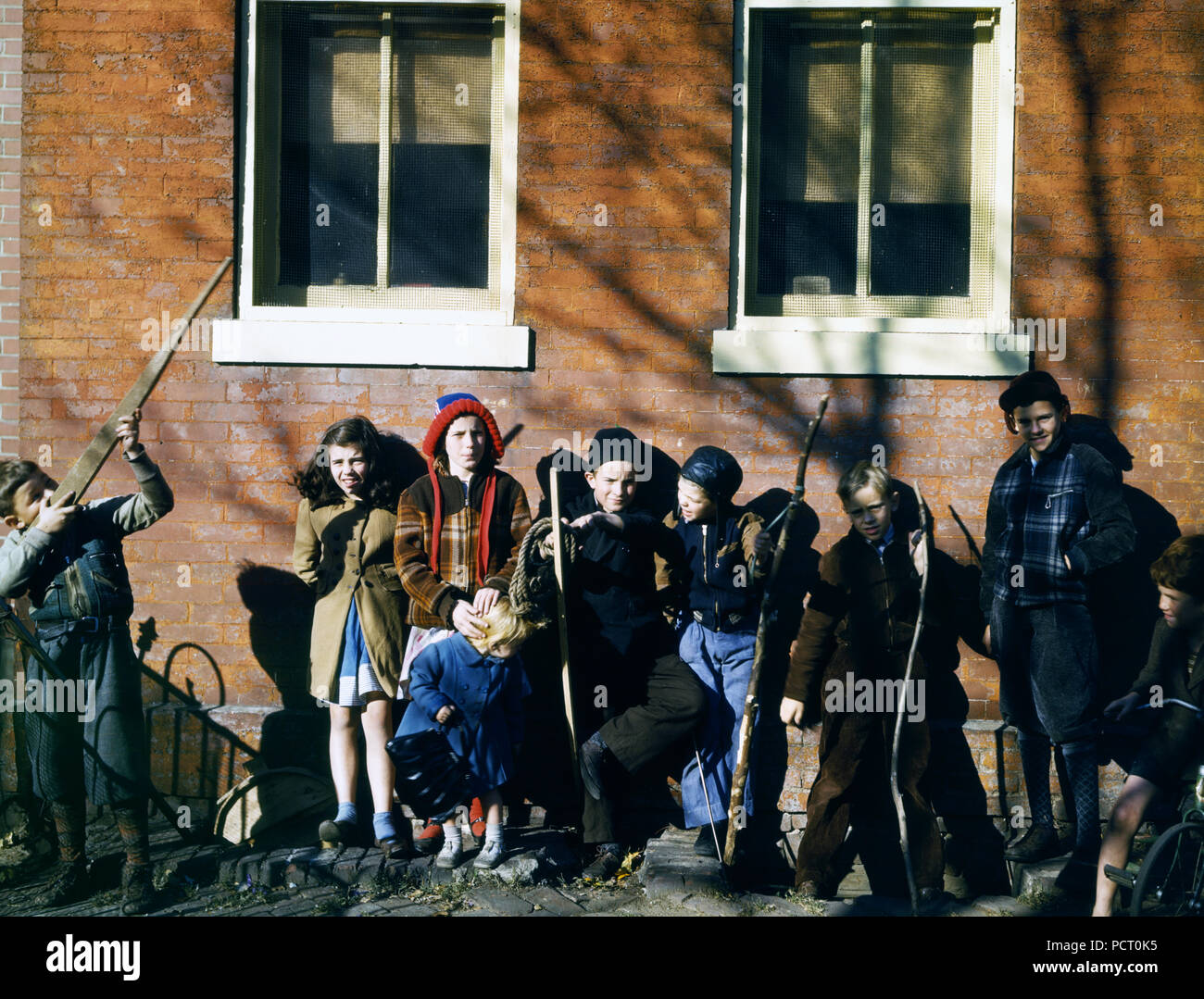 1940s kids stick guns hi-res stock photography and images - Alamy