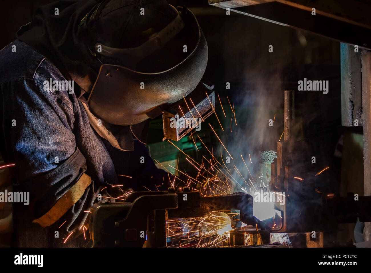 Car body welding hi-res stock photography and images - Alamy