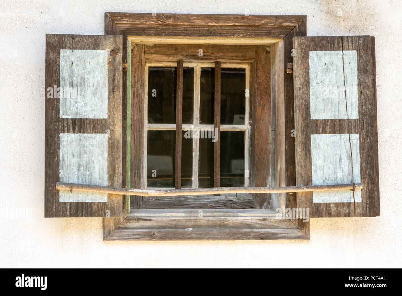 Vintage window of an historic old house Stock Photo - Alamy