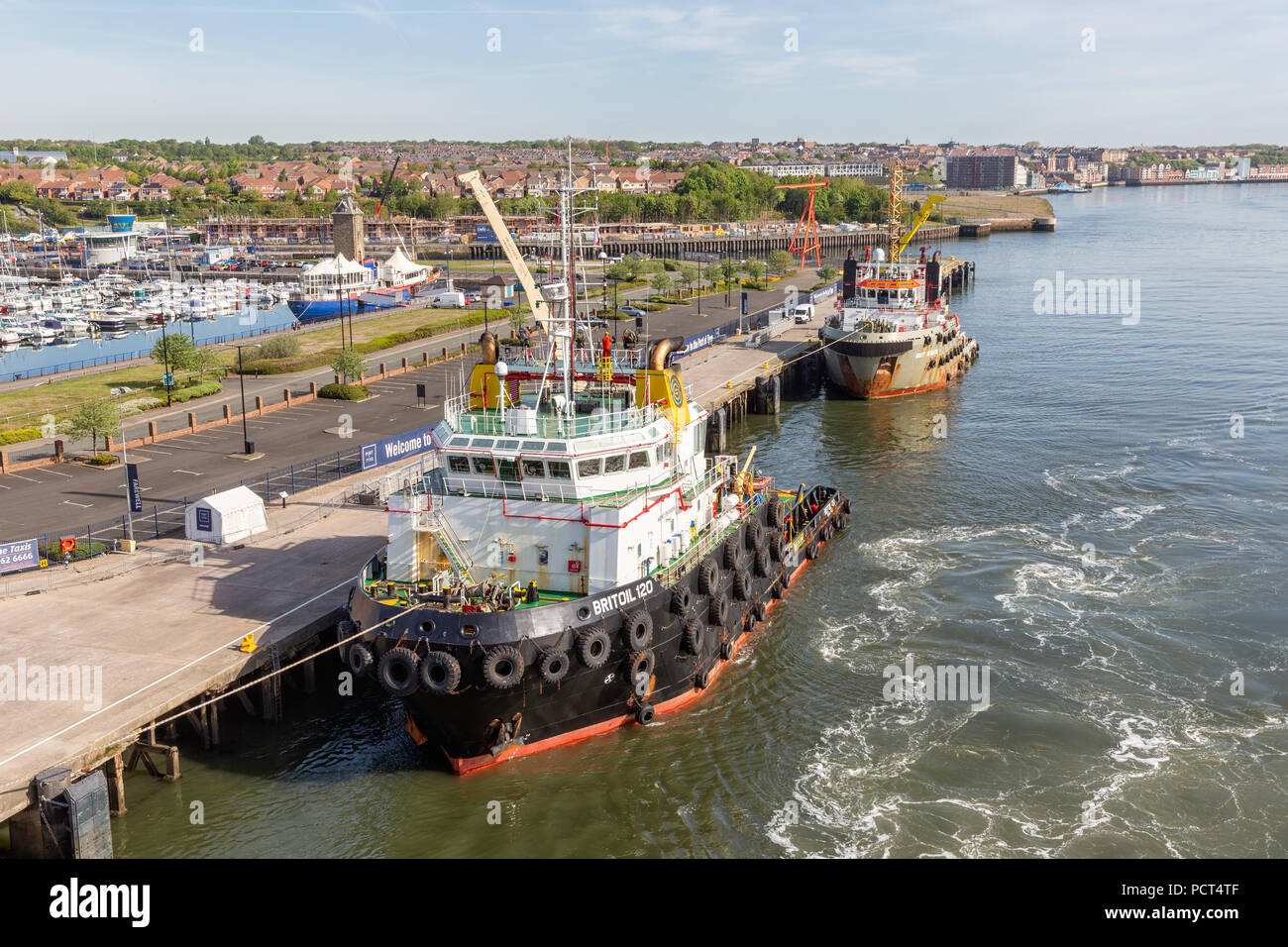 River several ships hi-res stock photography and images - Alamy