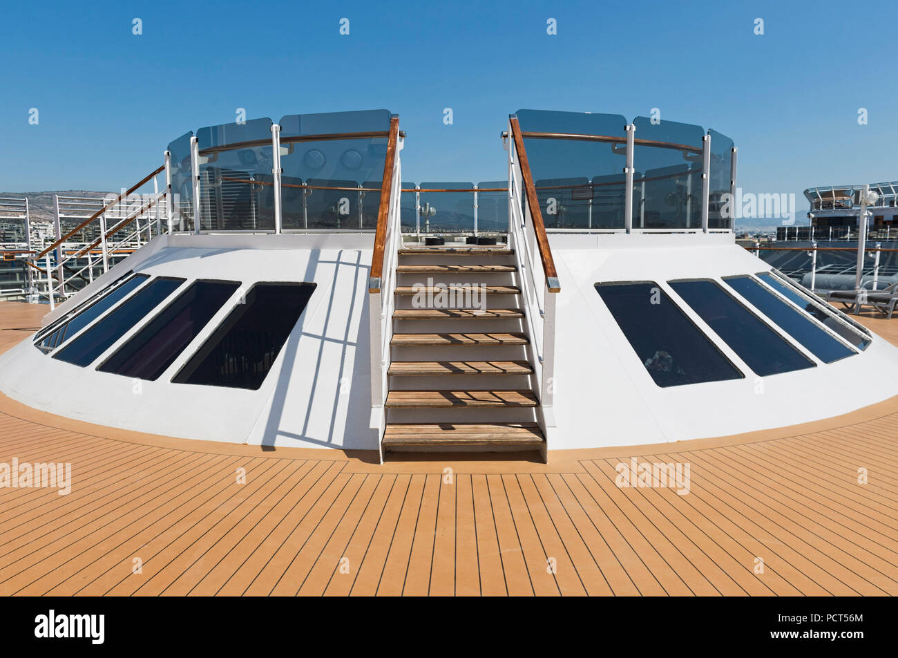 Queen Victoria Cruise Ship deck Stock Photo - Alamy