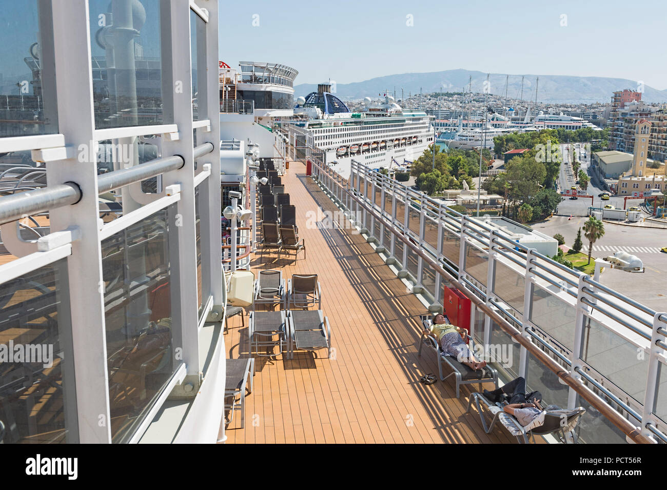 Queen Victoria Cruise Ship deck Stock Photo - Alamy